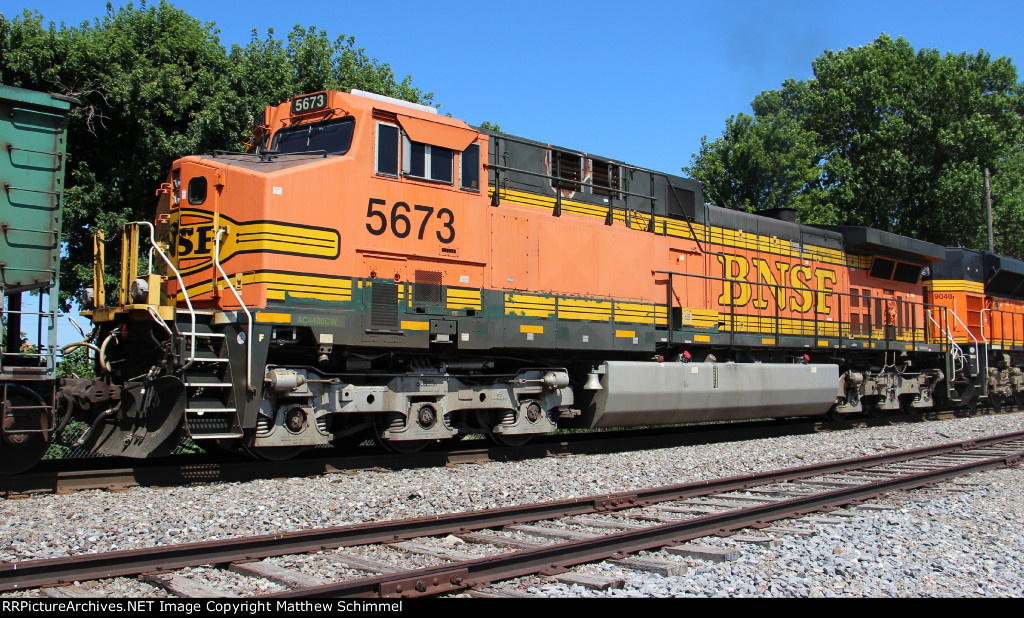 BNSF 5673
